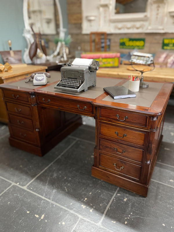 Partners desk - Stax Reclamation